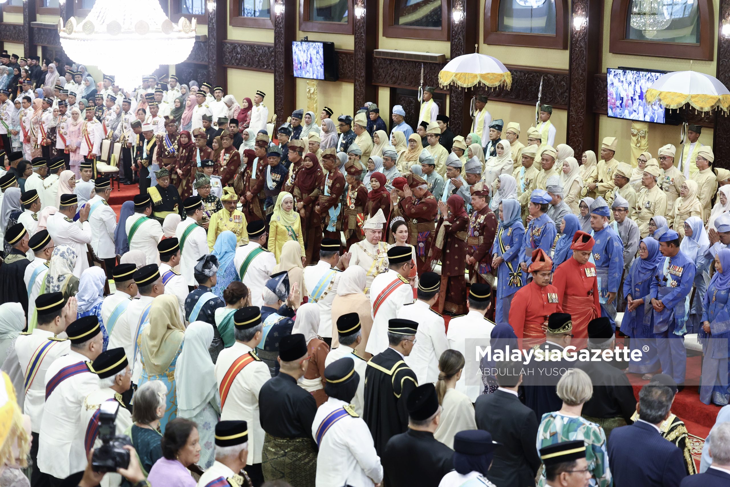 Istiadat Menghadap Sembah Taat Setia dan Penganugerahan Darjah ...