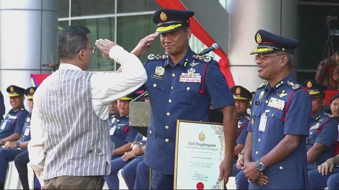 JBPM ‘tabik hormat’ Uncle Choong selamatkan wanita Melayu dihanyut arus ...