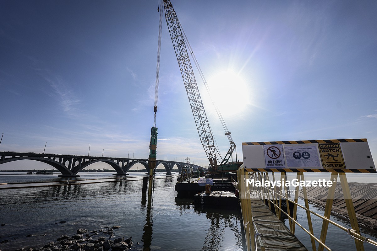 Majlis Pecah Tanah Lumut Maritime Terminal 2 - MG Perak
