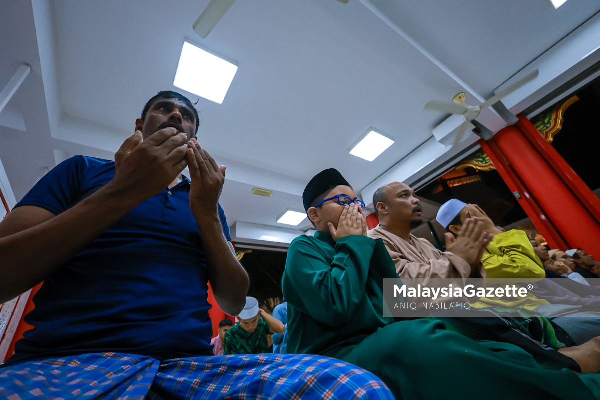 Malam Pertama Solat Sunat Tarawih Di Masjid Cina Ipoh Mg Perak