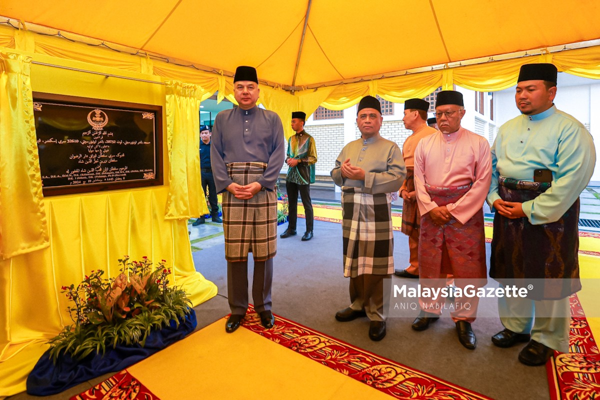 Sultan Nazrin berkenan rasmi Masjid Bandar Universiti - MG Perak