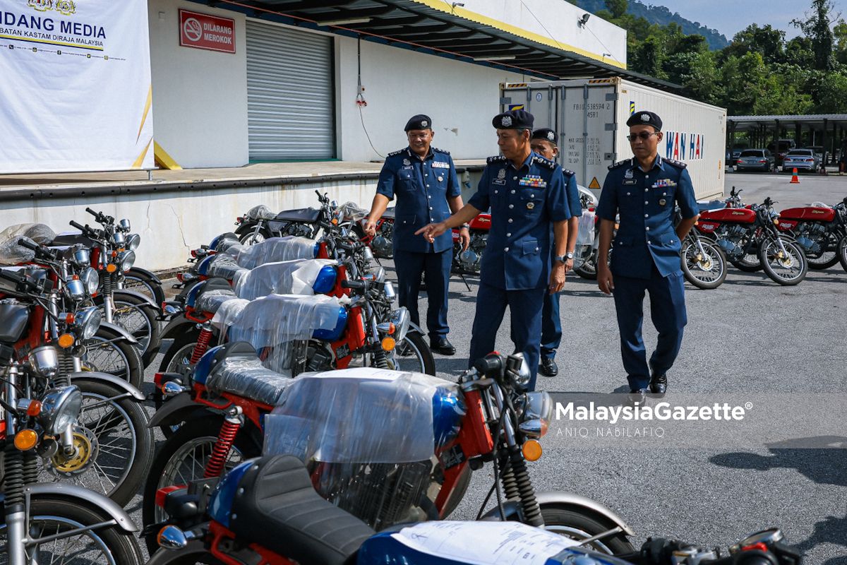 JKDM serbu gudang tayar simpan motosikal, arak RM1.35 juta - MG Perak