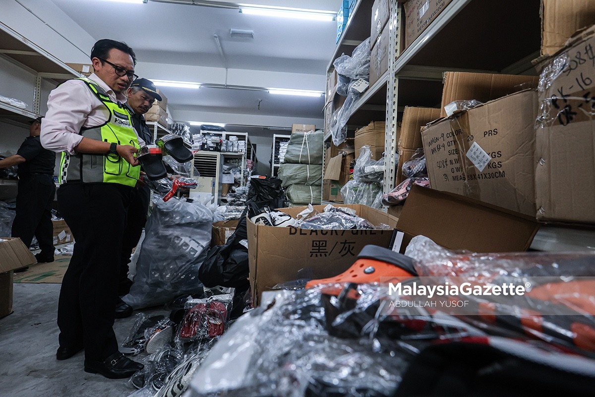 10,997 kasut, stokin, selipar tiruan jenama terkenal dirampas - MG Perak