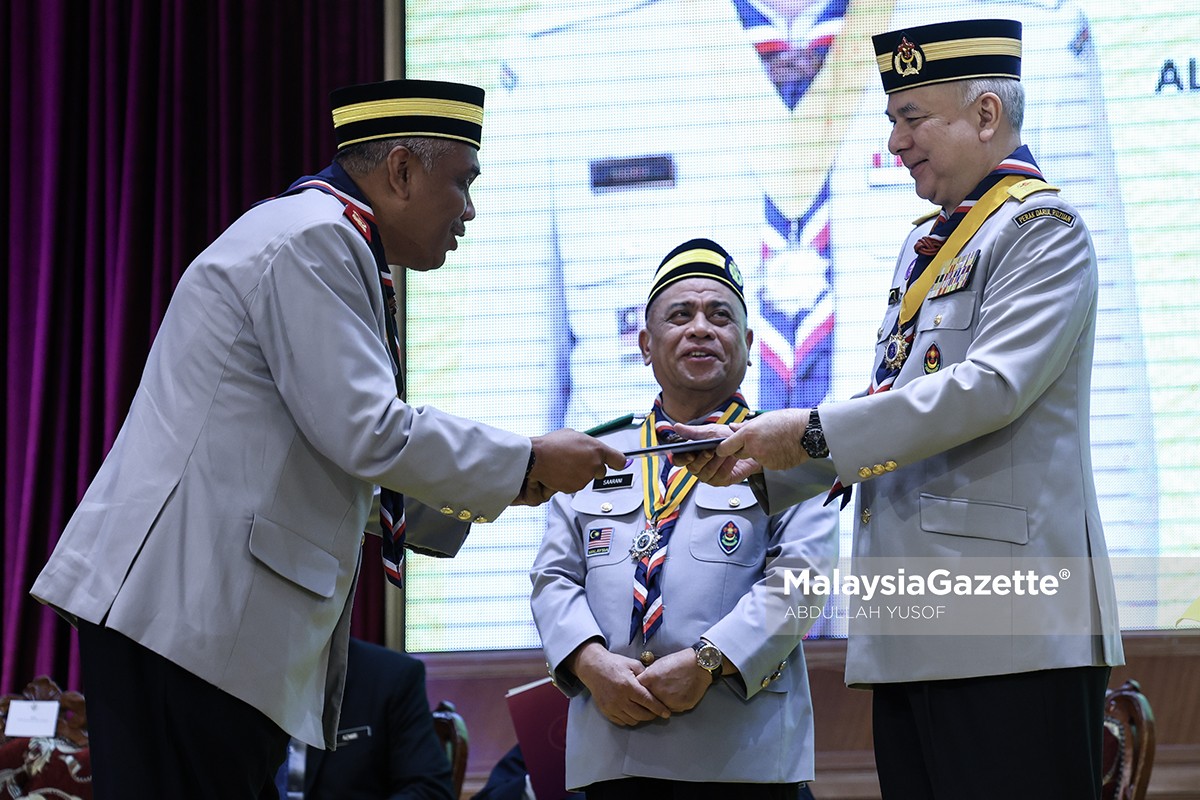 Sultan Perak berkenan anugerah Bintang, pingat dan sijil Pengakap Raja ...