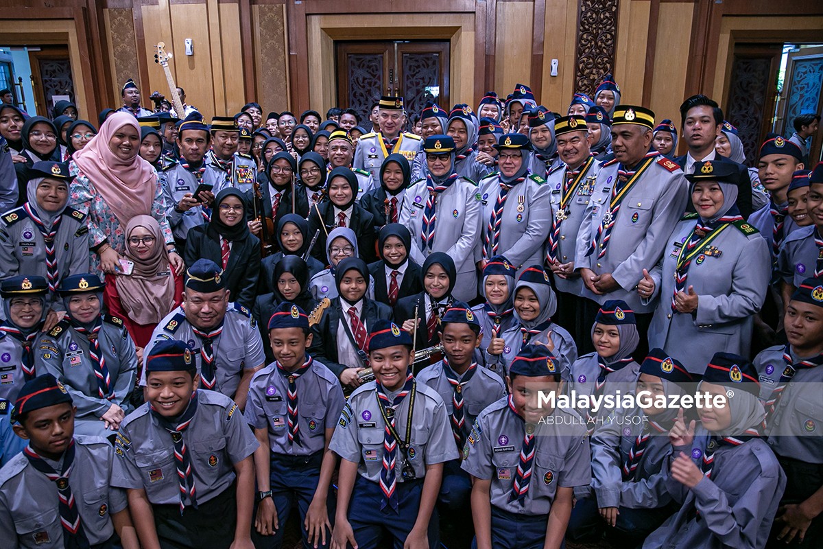 Sultan Perak berkenan anugerah Bintang, pingat dan sijil Pengakap Raja ...