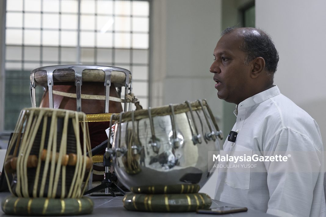 'King of Rhythm' harmonikan gendang India dengan muzik pelbagai kaum ...