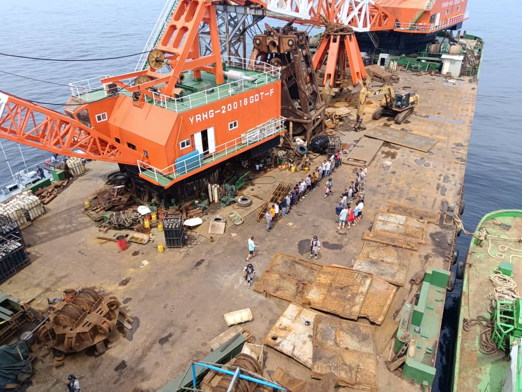 APMM Perak dan TLDM tahan kapal korek China - MG Perak APMM Perak dan TLDM tahan kapal korek China - MG Perak