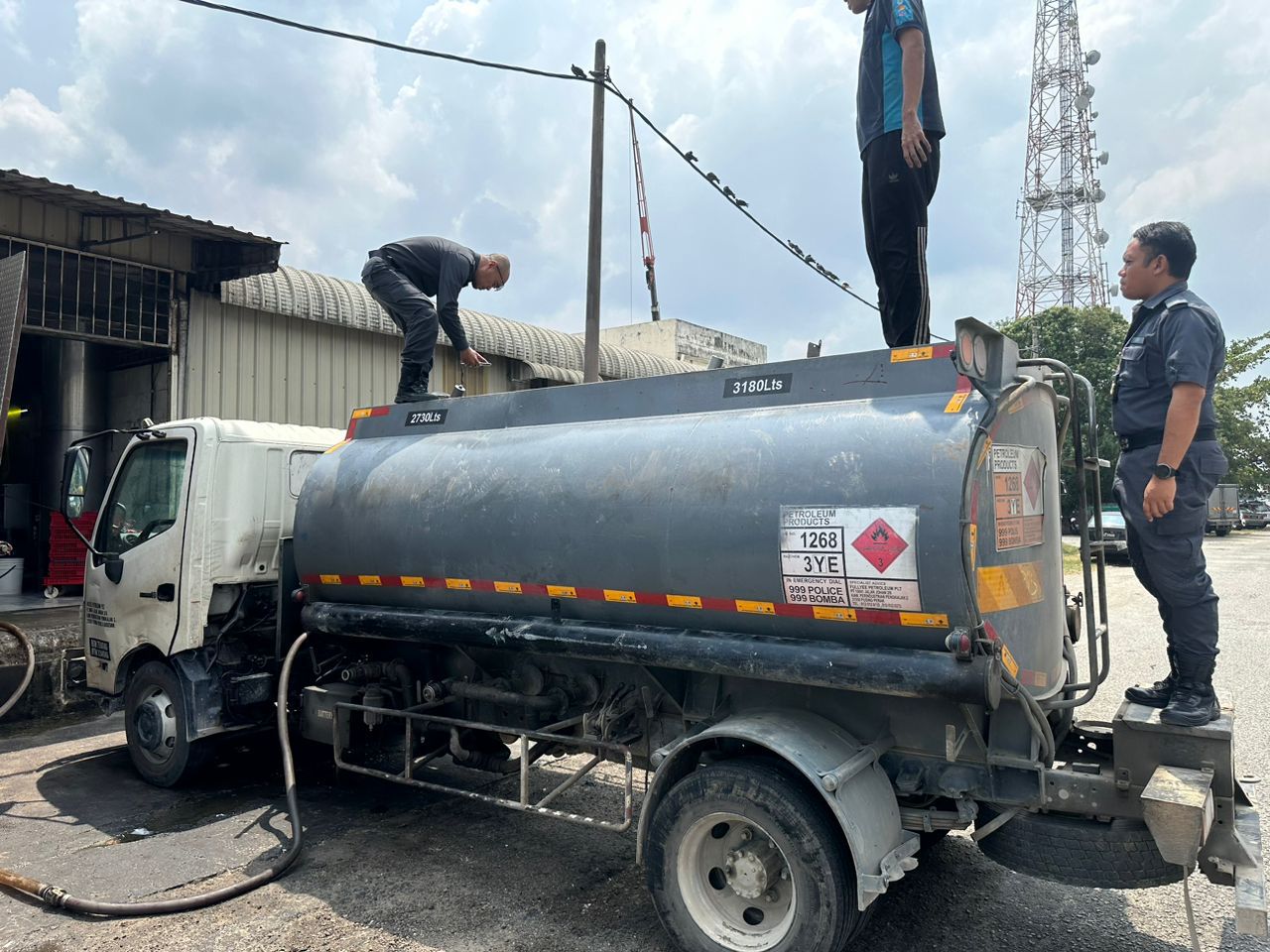 Diesel, minyak masak, Tong LPG bernilai RM90,000 dirampas - MG Perak