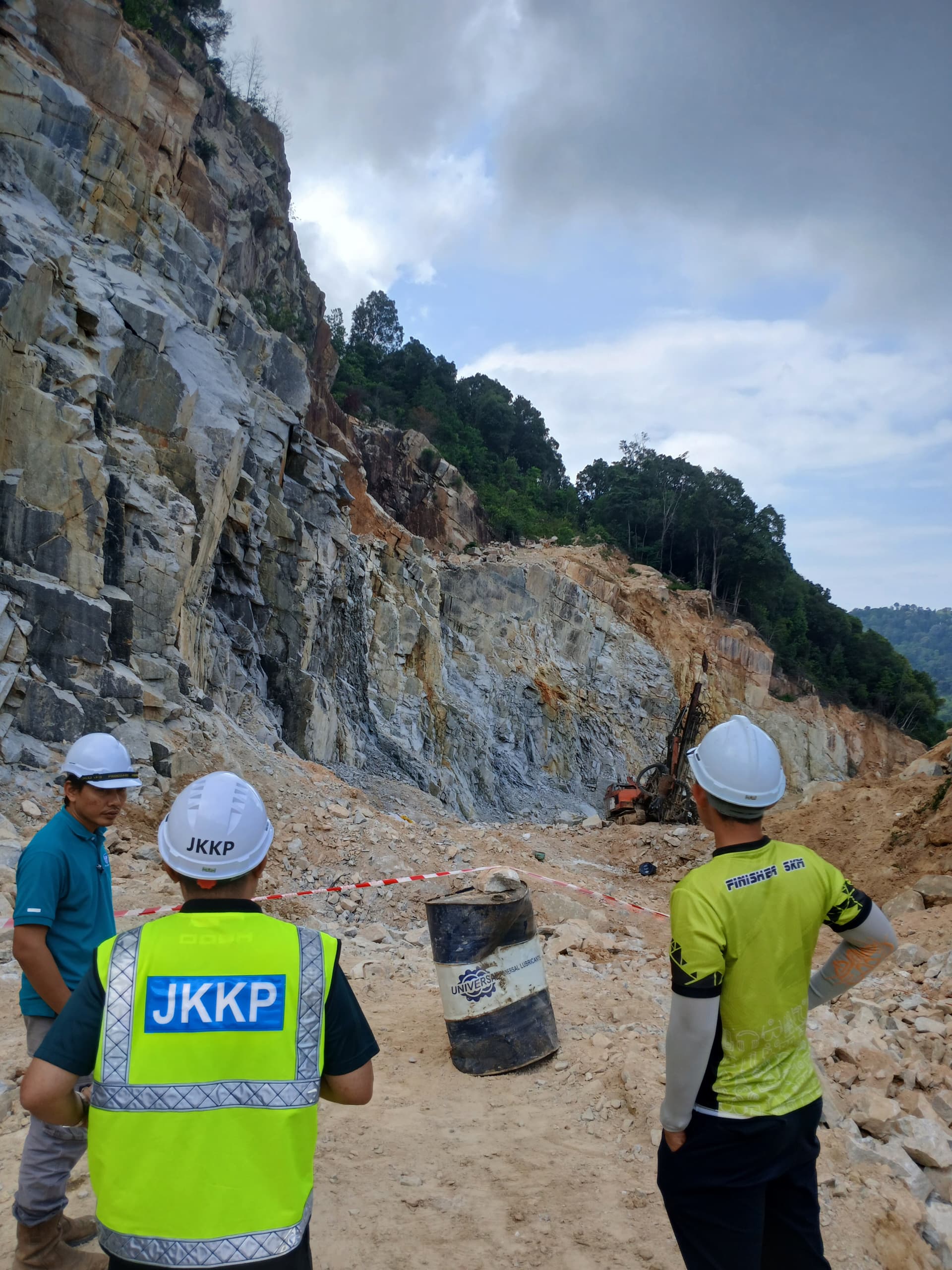 Pekerja maut dihempap batu: JKKP Perak henti operasi kuari - MG Perak