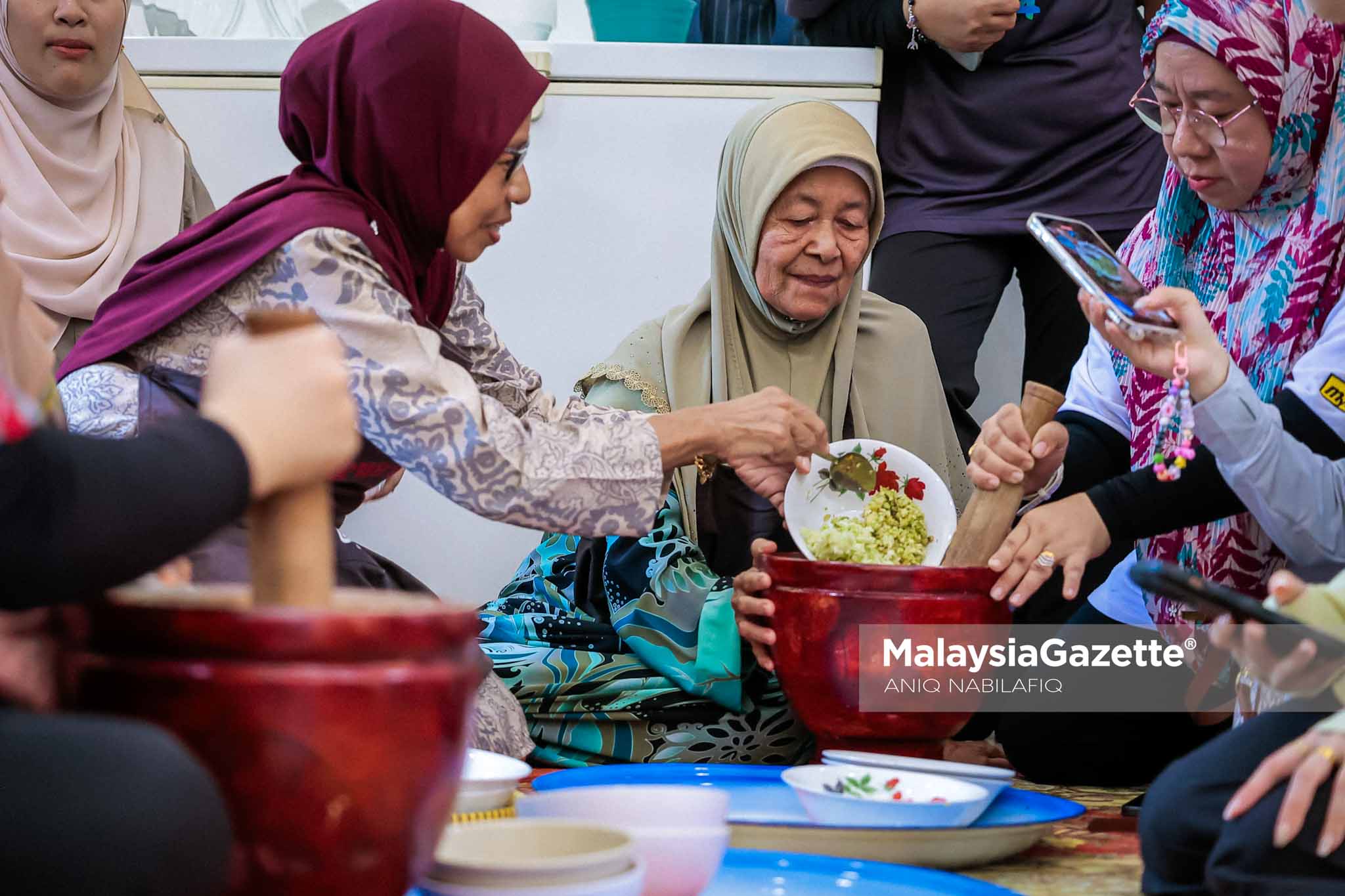 Kebebe makanan warisan Lenggong ratusan tahun - MG Perak