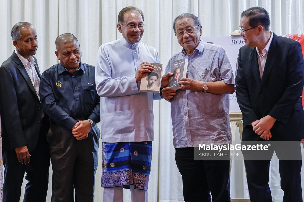 ‘Pelantikan Musa Aman bidang kuasa negeri, kenapa melalak?’ - Anwar ...