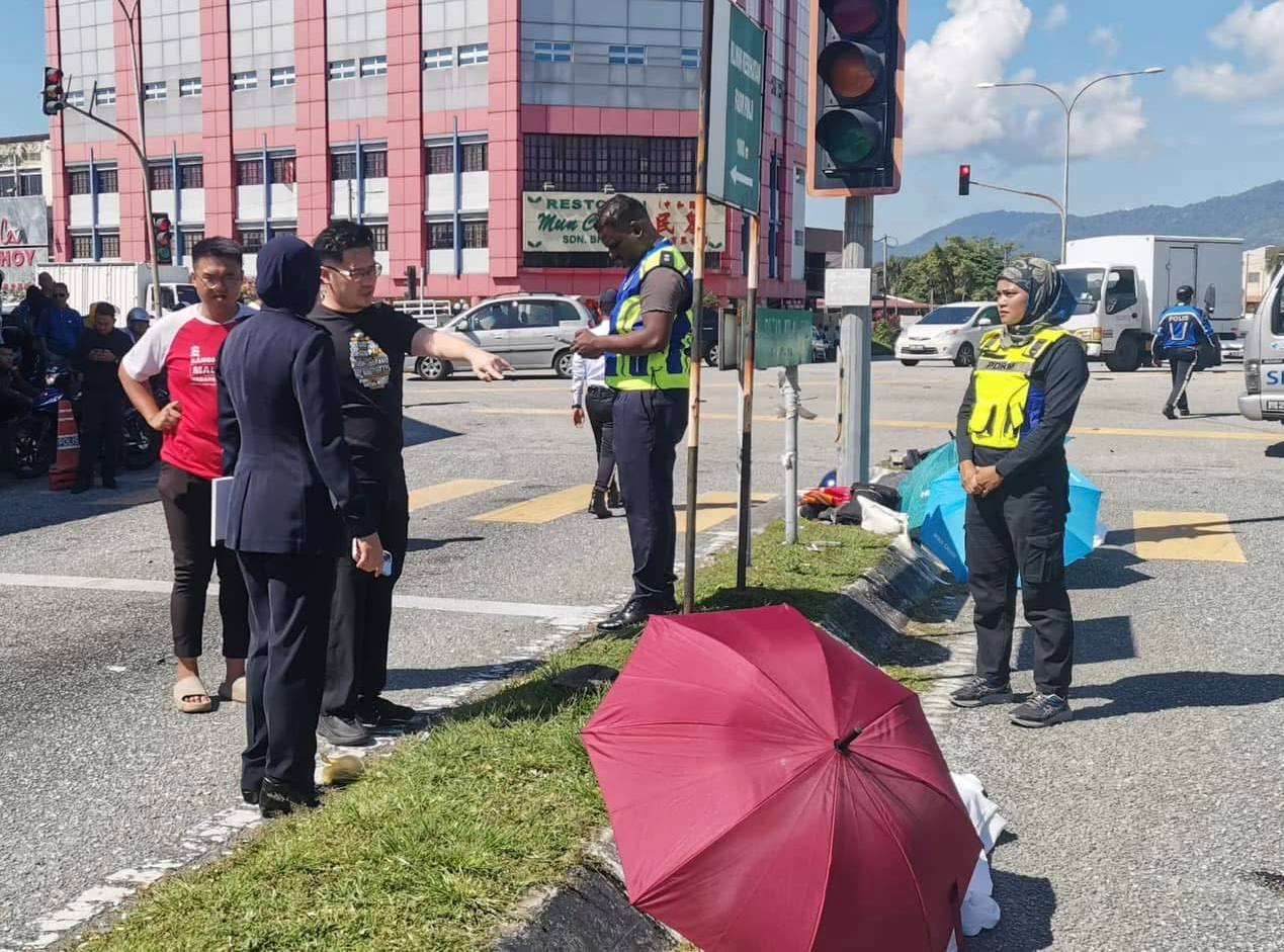 Dua beradik maut dalam nahas jalan raya dengan MPV - MG Perak