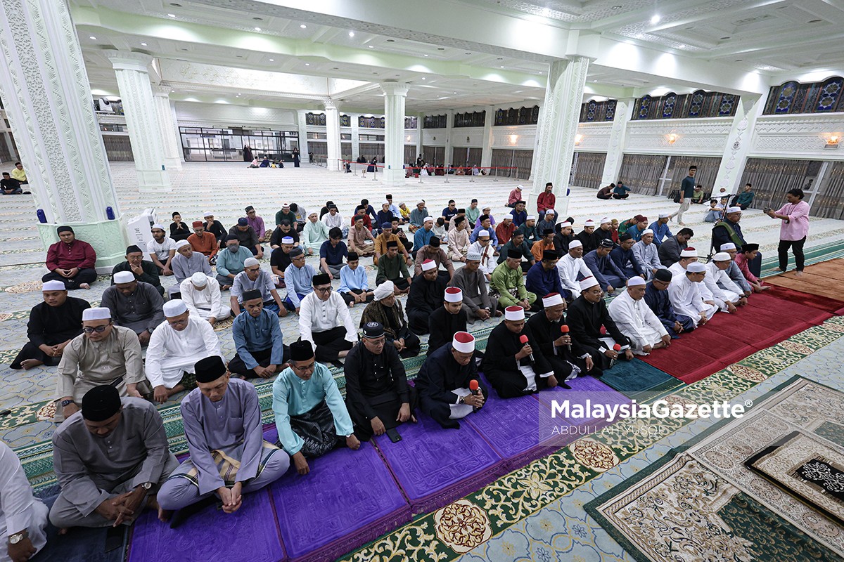 MB Perak sertai takbir raya Aidilfitri di Masjid Negeri - MG Perak
