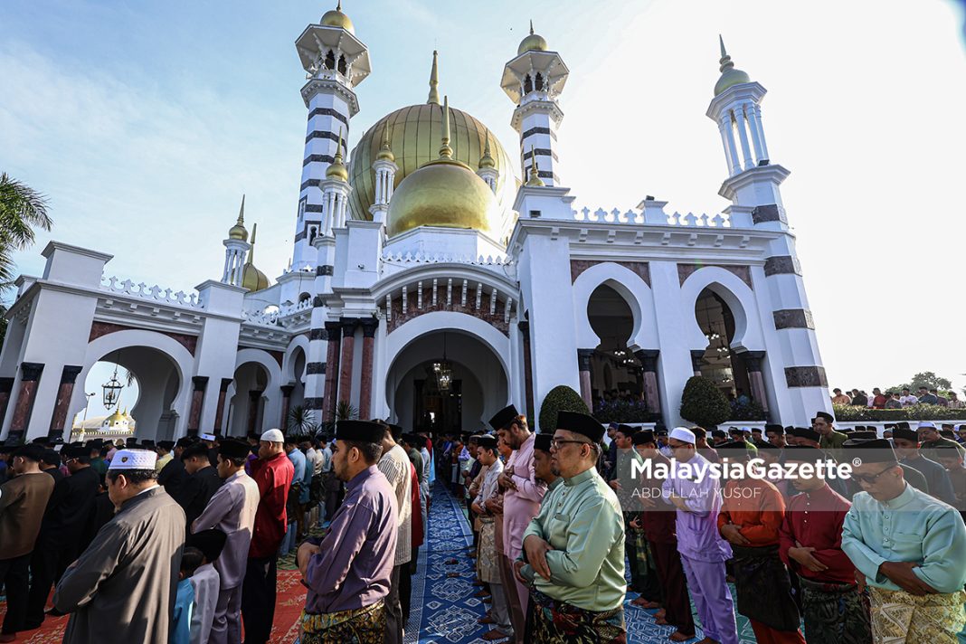 Sultan Perak Solat Sunat Aidilfitri di Masjid Ubudiah - MG Perak