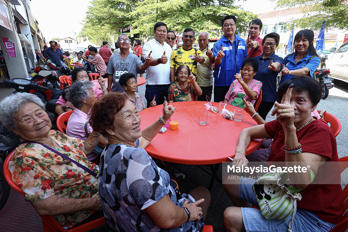 Ustaz Yusri mula tugas wakil rakyat santuni warga Ayer Kuning - MG Perak