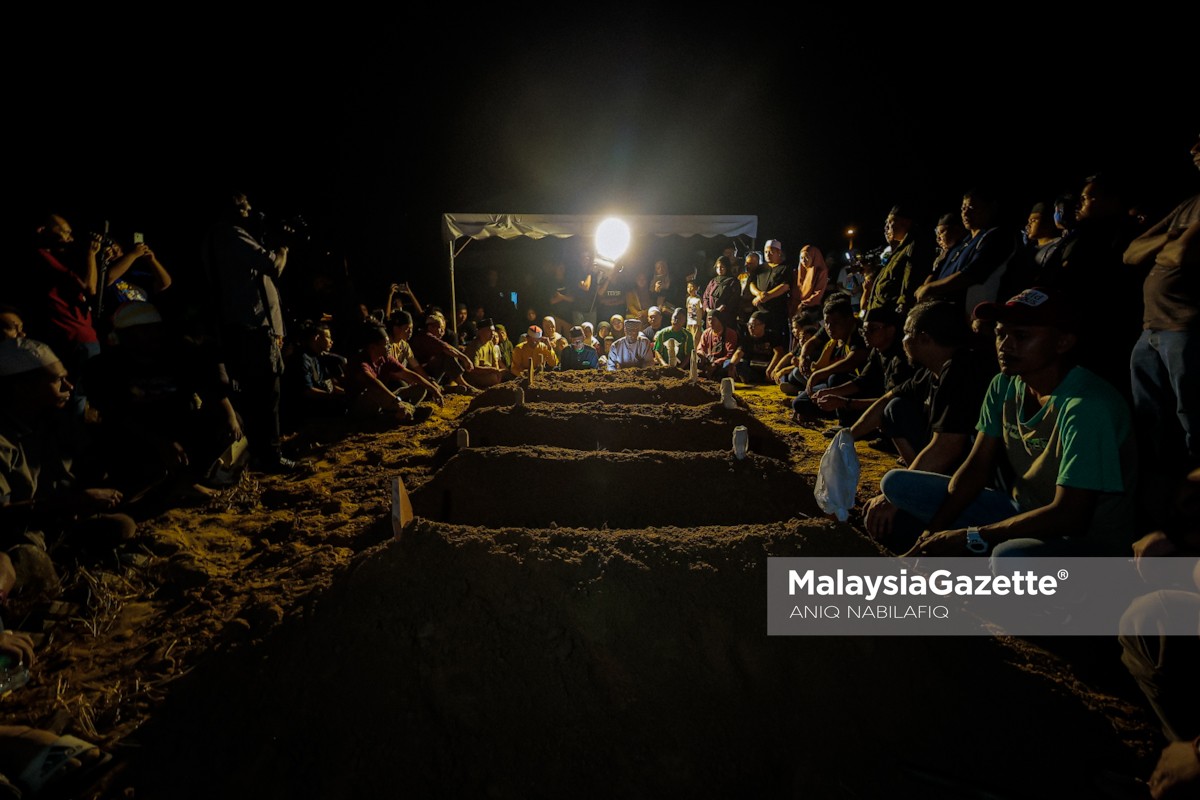 Nahas Jerantut: Lima sekeluarga selamat dikebumikan dalam satu liang lahad - MG Perak