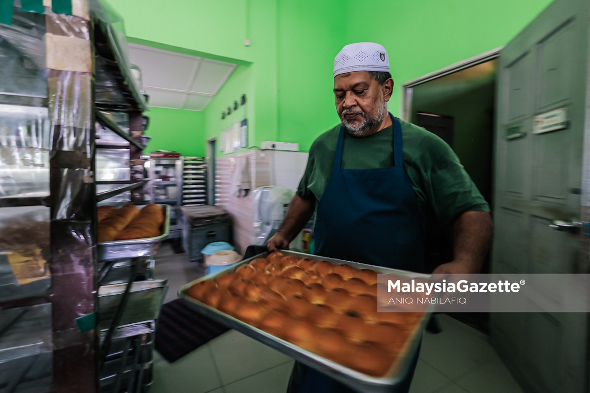 41 tahun jual roti, Mokhtar warisi perniagaan bapa - MG Perak